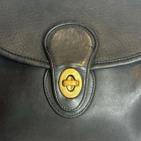 Coach | Bags | Coach Vintage Devon 998 Classic Black Leather Turnlock ...
